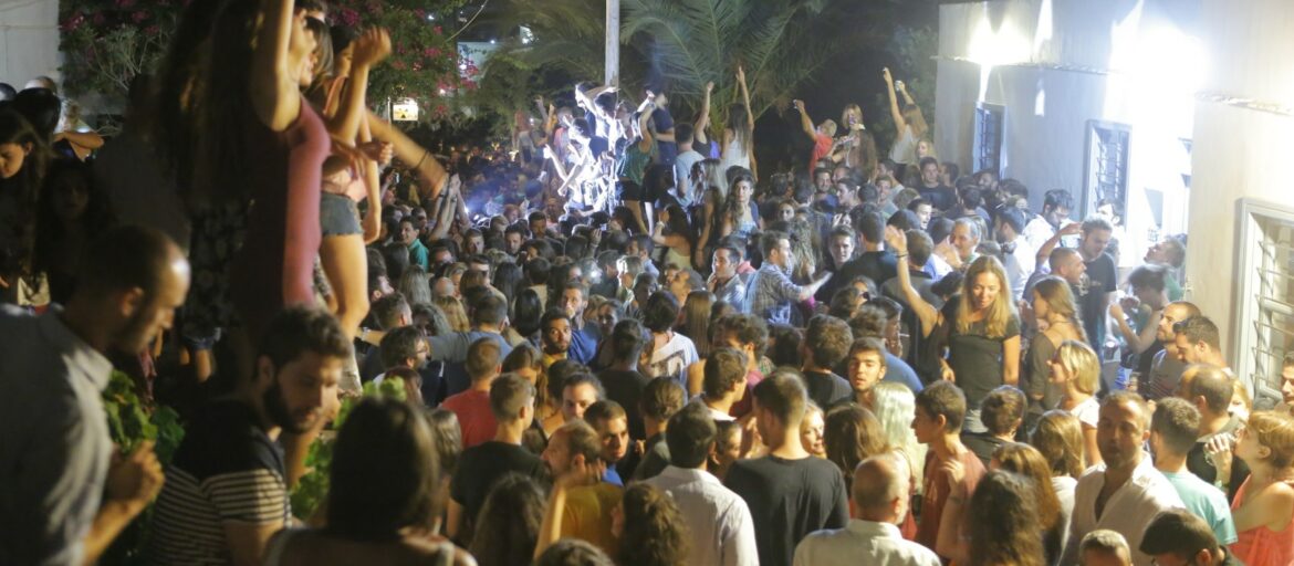 RadioActive Official – A Small Radio Station … A Huge Fan Club